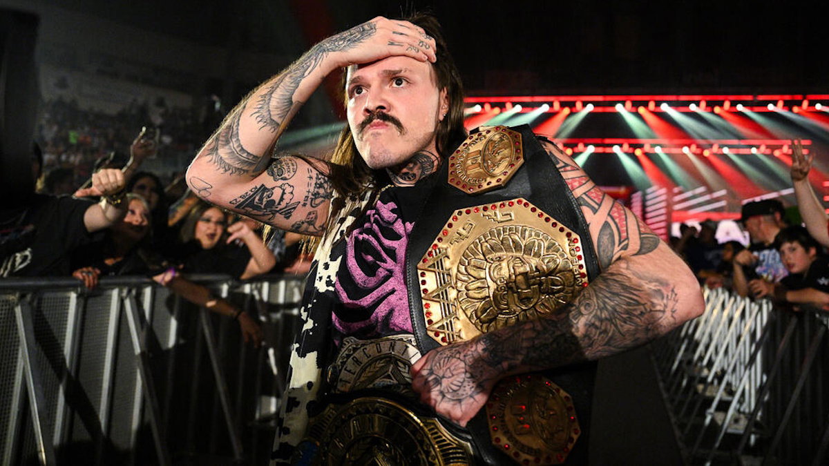 WWE's Dominik Mysterio Reveals What He Tells Young 'Dirty Dom' Fans ...